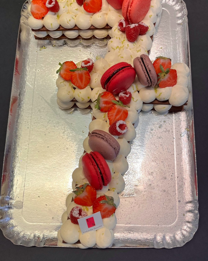Number Cake 12 pers - Chiffre 7 (vanille fruits rouges) | Instants Sucrés
